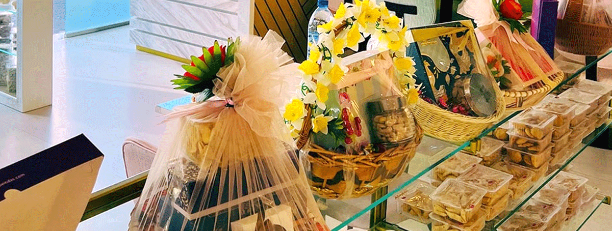 Sweets Gift Basket in Dubai, Sweets Gift Hamper Delivery